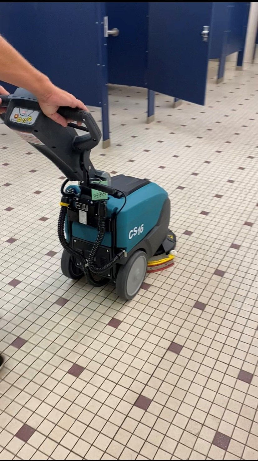 Tennant CS16, Floor Scrubber, 14", 4 Gallon, Battery, Pad Assist, Disk ...